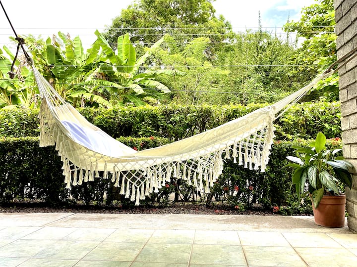 Casa Playera Ideal Con Amplios Espacios Y Cercanía - Costa Rica