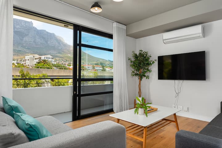 Modern Apartment 3 I Mountain Views I Wifi I Pool - Le Cap