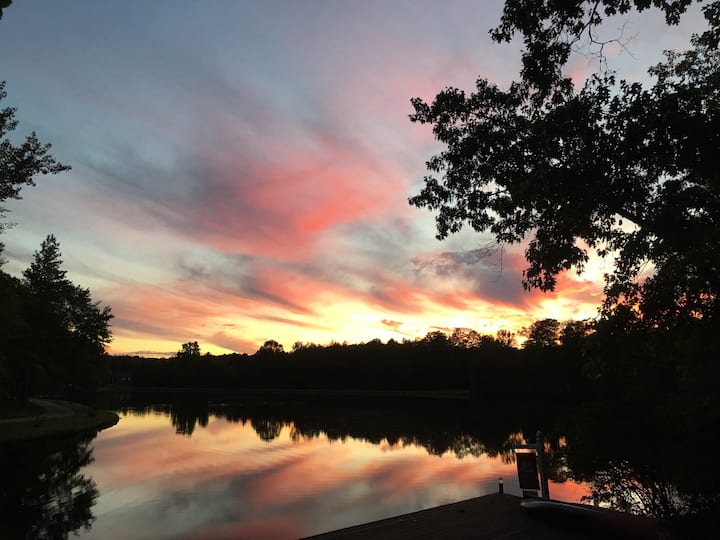 Luxury Retreat At The Lake 30 Minutes From Atlanta - Conyers, GA