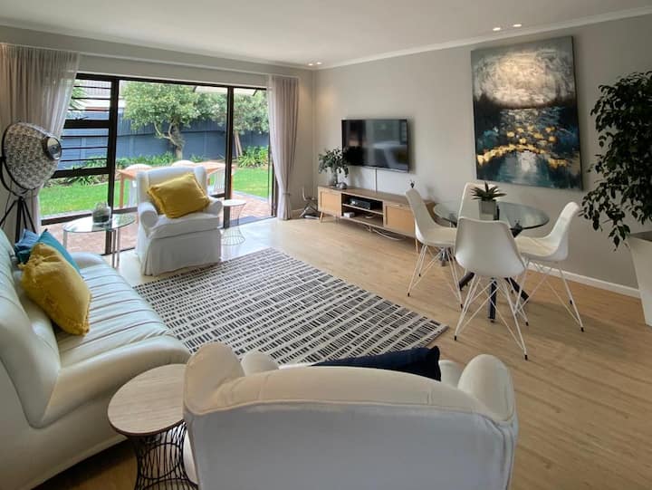 Secure 2br In Blouberg | Walk To Beach - Parklands