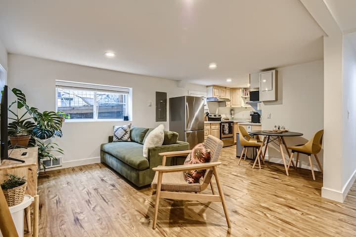 Casita Coneja - 1 Bedroom 1 Bath, Cozy Lower Unit - Seattle, WA