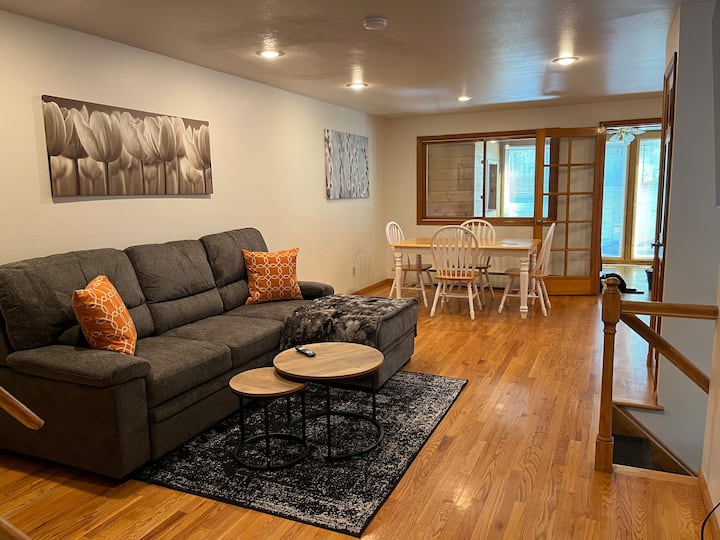 Private, Upstairs Apartment In Downtown Golden - Golden, CO