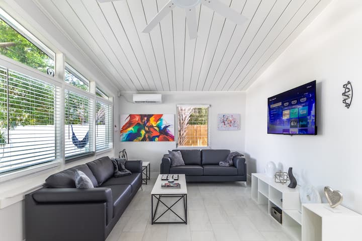 East Boca Raton Home, Only 6 Minutes To The Beach! - Boca Raton