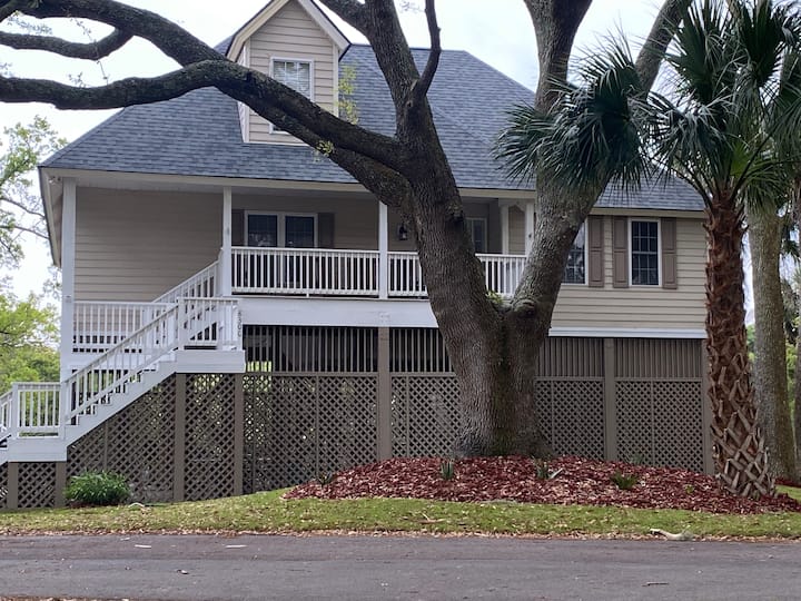 Quiet Paradise On Golf Course With Putting Green - Edisto Beach, SC