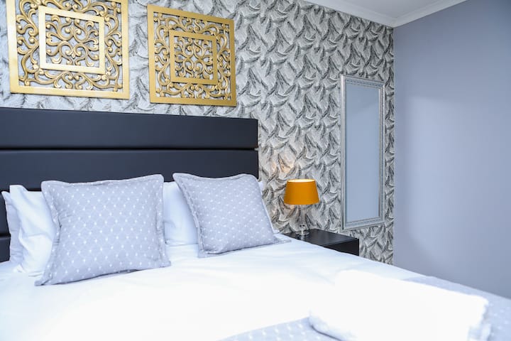 1 Bedroom With Free Covered Parking In Volksrust - Volksrust