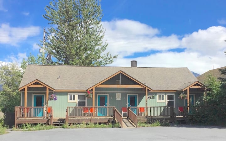 Right In The Heart Of Seward! 1 Bedroom W/kitchen! - Seward, AK