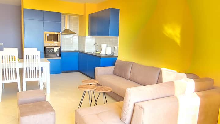 Colourful Sea View Apartment - Sarandë