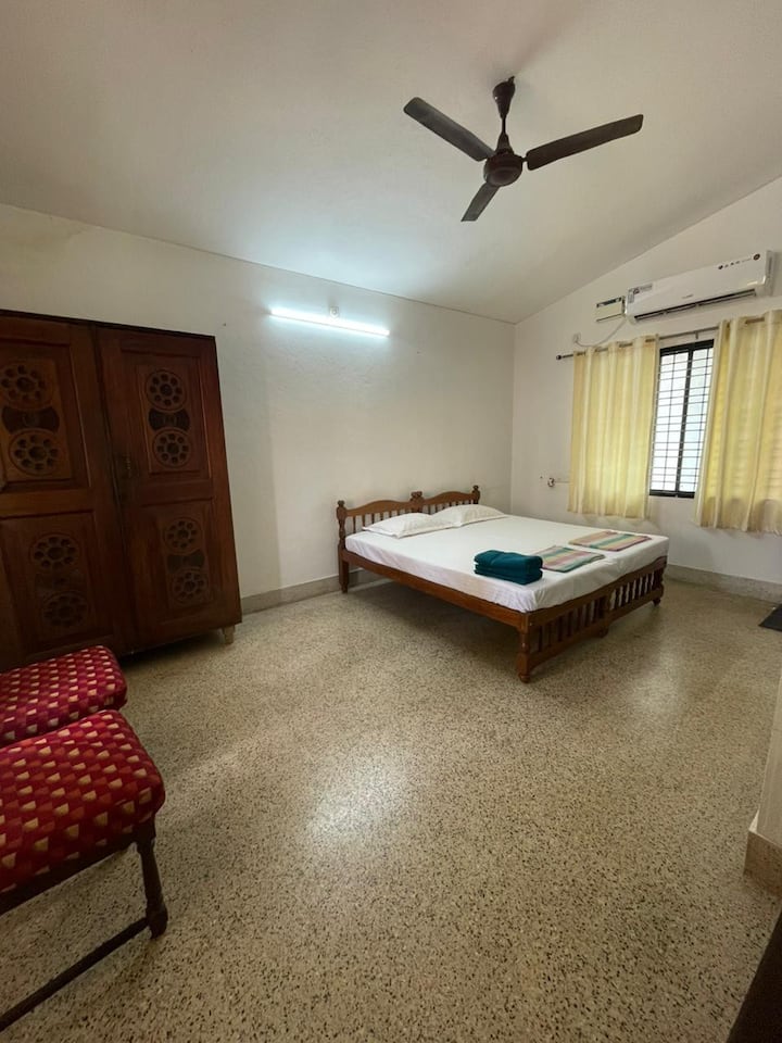 Summer House - Dsilva - Pvt Room + Bathroom - Mangaluru
