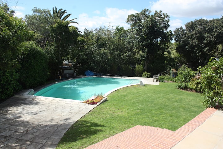 Studio, Centrally Located In Southern Suburbs - Kapstadt