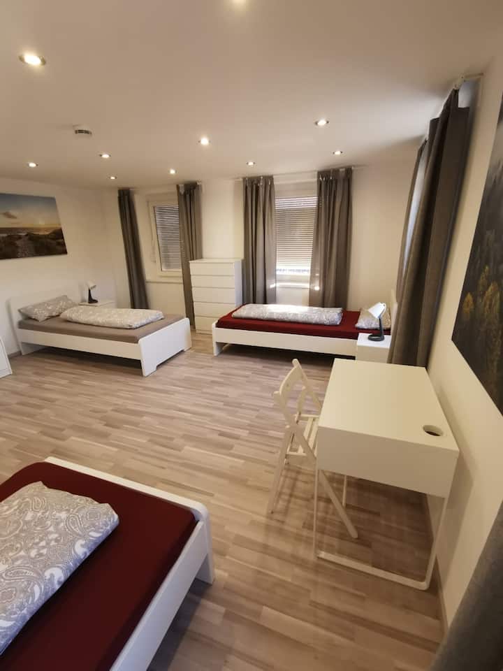 Aulendorf-gr. Neue Wohnung Mit 4 Schlafzimmern - Aulendorf