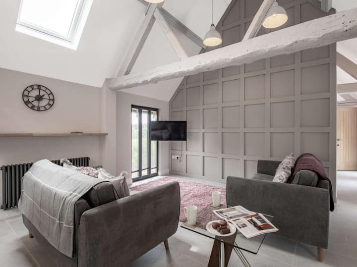 18th-century Converted Barn, Countryside Views P1. - Wimborne Minster