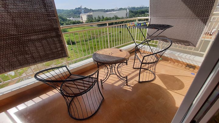 New Fully Furnished Aptmnt Wid Smart Tv,wifi &More - 