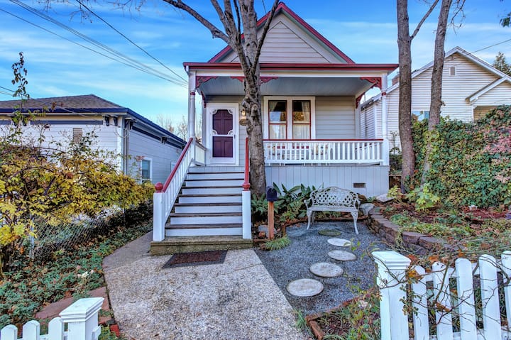 The Little Victorian - Grass Valley, CA