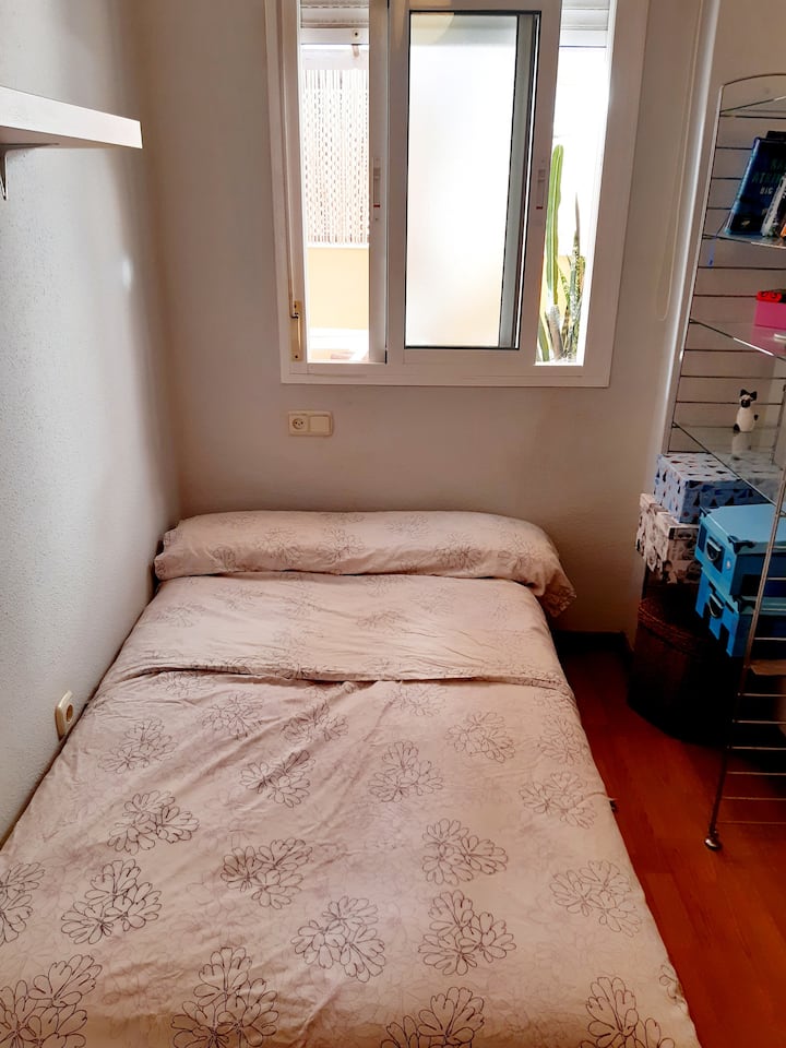 Double Room With Private Shower Room! - Almería