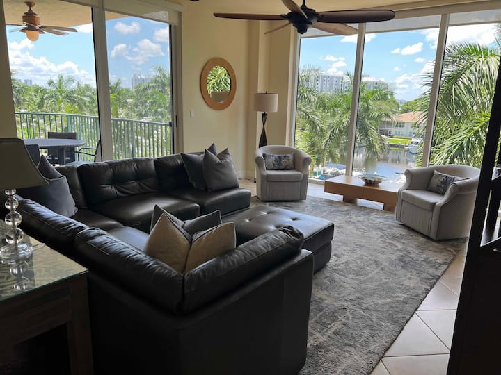Breezy Condo With Pool Side View. - Fort Myers, FL