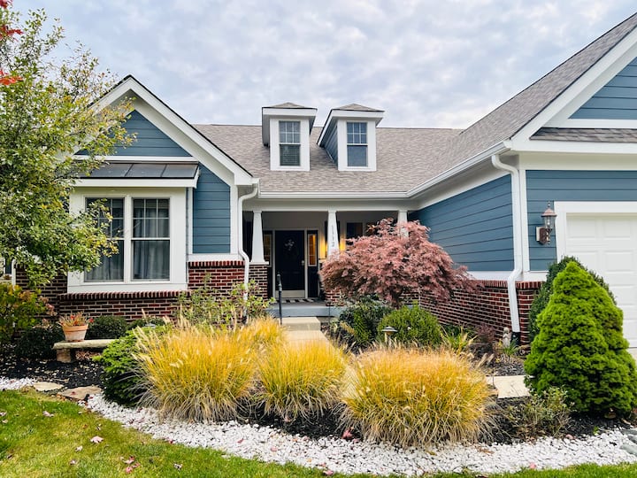 Spacious Executive Home With Two Kitchens - Zionsville, IN