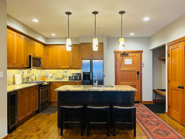 Ski In & Out Slalom Creek Condo - Rossland
