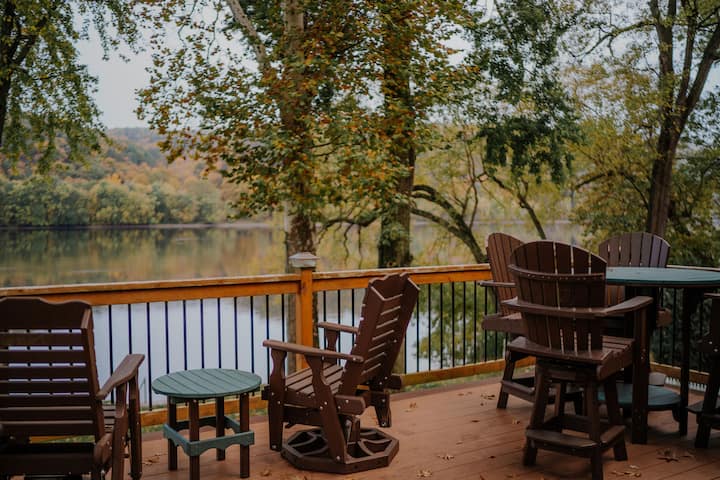 Rustic Riverfront Retreat W/ Hot Tub + Views - Northumberland, PA