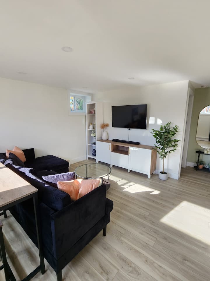 Cozy 1-bedroom Home Away From Home - Vancouver