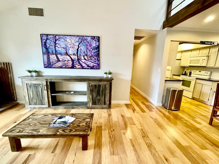 Spacious Carbondale Apartment With Loft - Carbondale, CO