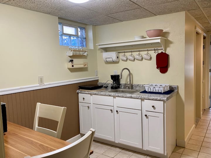 Cheerful One Bedroom Unit - Minneapolis
