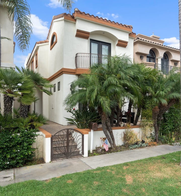 Huntington Beach Beach House - Huntington Beach, CA