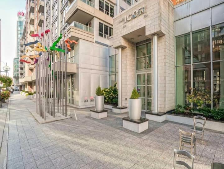 1 Bedroom Condo In The Entertainment District - Toronto