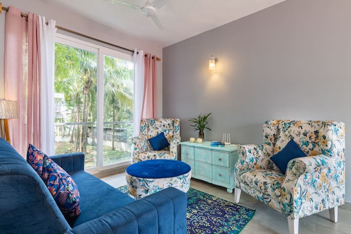 Sun-kissed Studio: Delightful 1br Retreat W Pool - Goa
