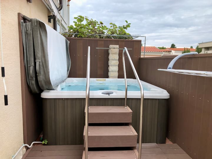 New! Two-story Apartment Pine With Shared Hot Tub - Nin