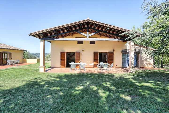 Farmhouse With Pool And Beautiful Views | Umbria - Perugia