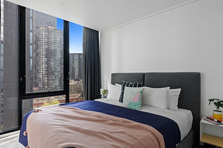Anki -Huge 3 Bedroom 2 Bathroom Apartment - St Kilda