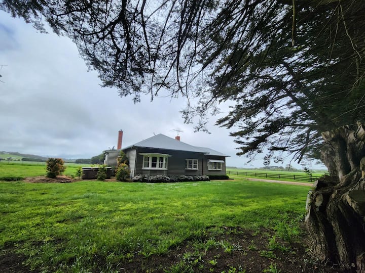 Gorgeous Cottage With Open Fire Place - Lancefield