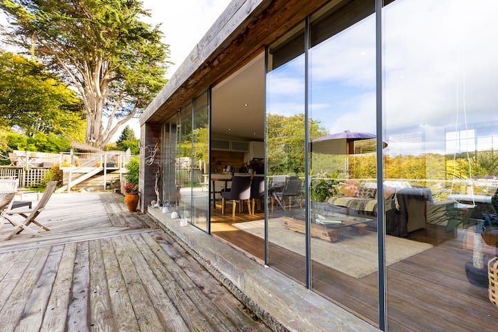 Chalon - Riverside Cabin - Cardigan