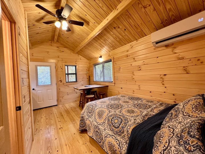 Riverview Log Camping Cabin On The Potomac River - Harpers Ferry, WV