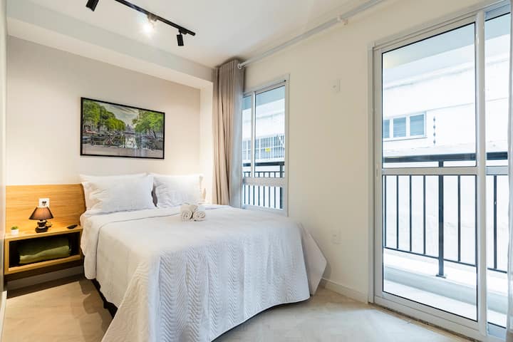 MOPA108_Studio with WIFI+AC accessibility + Smart TV - Lofts for Rent in São Paulo, São Paulo ...