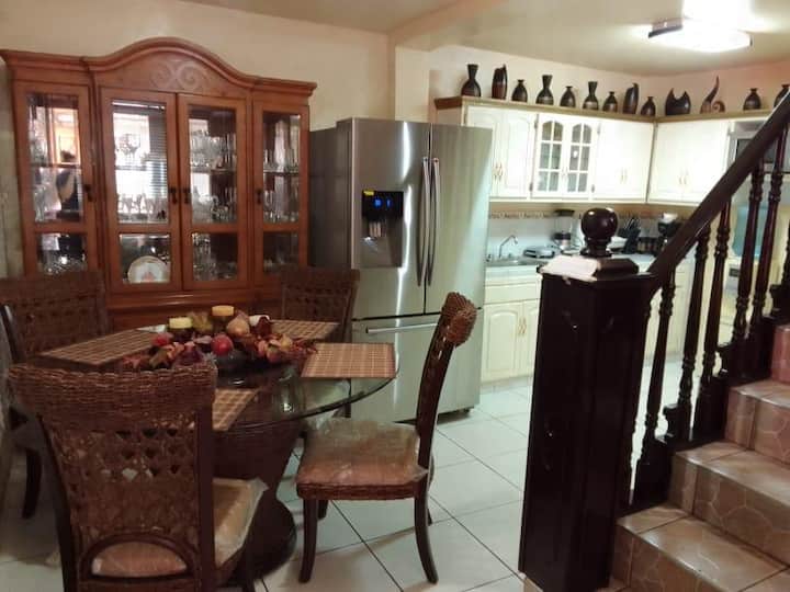 Very Cozy House/apartment - 