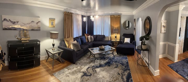 Luxury Home With Recreational Spaces - Petersburg