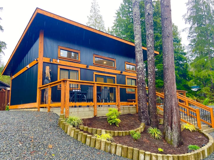 Bear Den - Port Renfrew