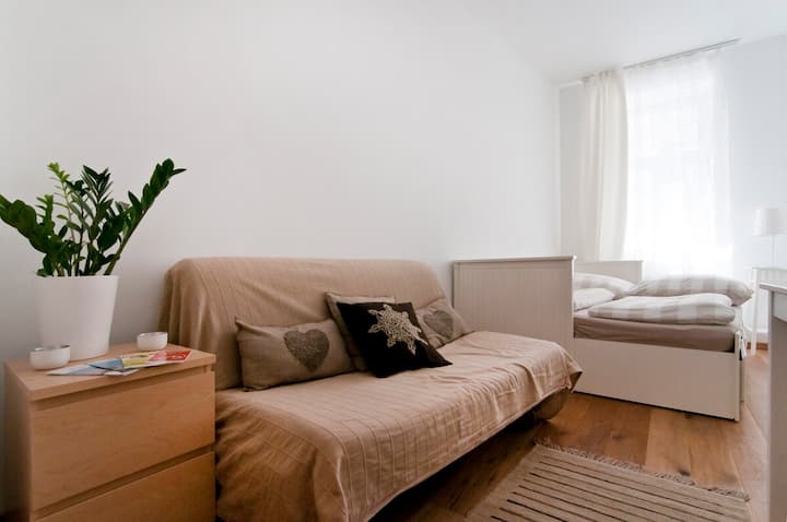 Moderne Terrassenwohnung Direkt Neben Der U-bahn - Viena