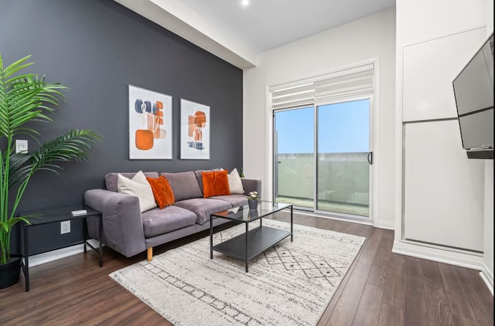 Premium 1 Bedroom With Car Rental Add-on - Milton