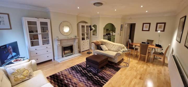 Beautiful 2 Bed Apartment In D4 - Dublin