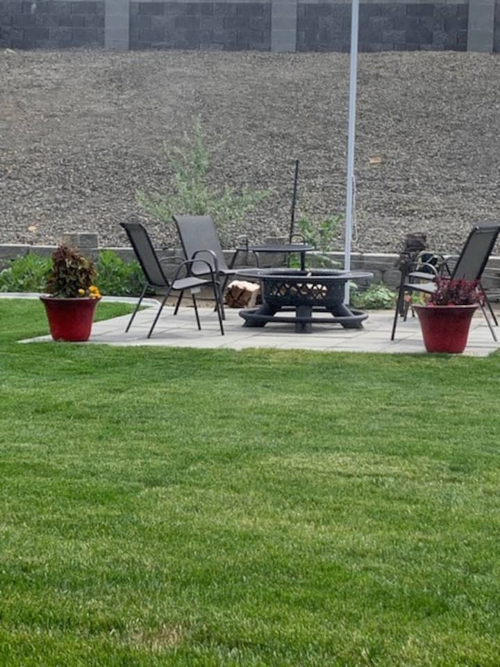 Executive 3 Bdrm W/ Office - Richland, WA