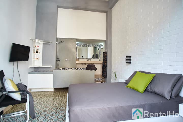 Free Wifi, Jacuzzi, Balconys & Rooftop View Havana - Havana