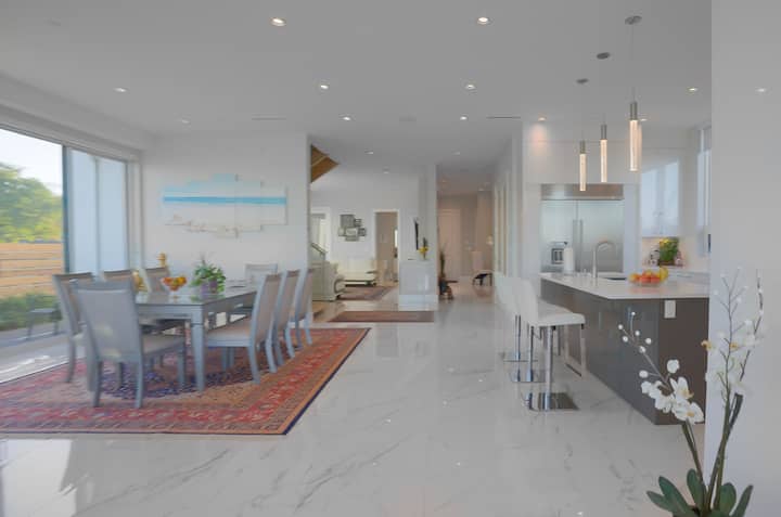 Beachfront B&b,(#3room) Oceanview, Breakfast - 트소와센