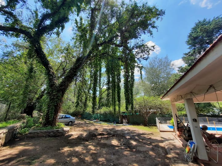 Hermosa Casa Entre Arboles . A 1 Cuadra Del Rio . - Alta Gracia