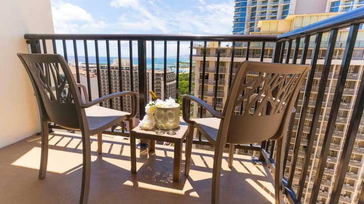 Resort Condo On Waikiki Beach Walk - Honolulu, HI