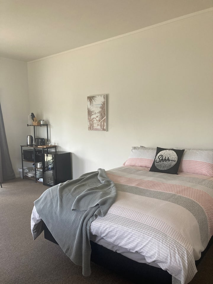 Sunny Studio Close To Town With A Country Feel - Motueka