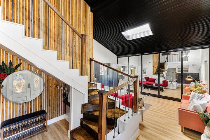Spacious Mid-century Home King Beds+charming View - Irving, TX