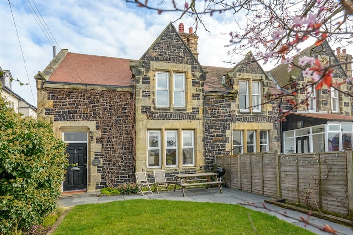 Beautiful Home In A Bamburgh Village Centre - Bamburgh