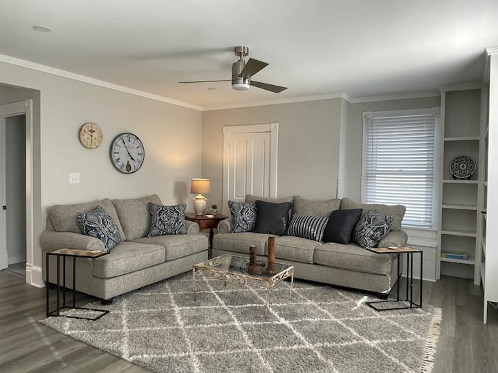 The Roost At The Hen House - Seven Bends State Park, Woodstock